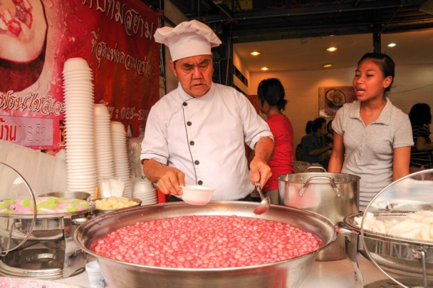 Dessert Tab Tim Grob aus Thailand: Süßes Rezept für Rubine in ...